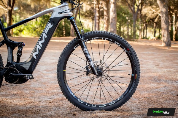 Probamos a fondo la MMR X-BOLT 140, una e-MTB que no se deja influenciar