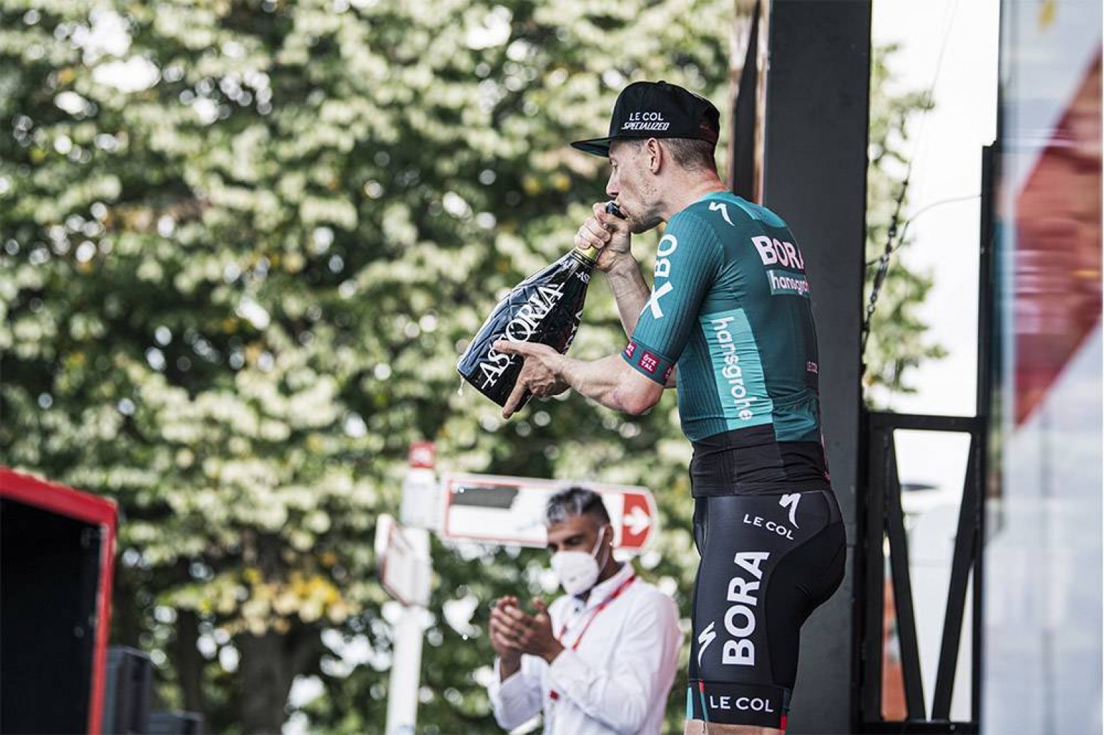 Sam Bennett logra el doblete en la tercera etapa de La Vuelta a España