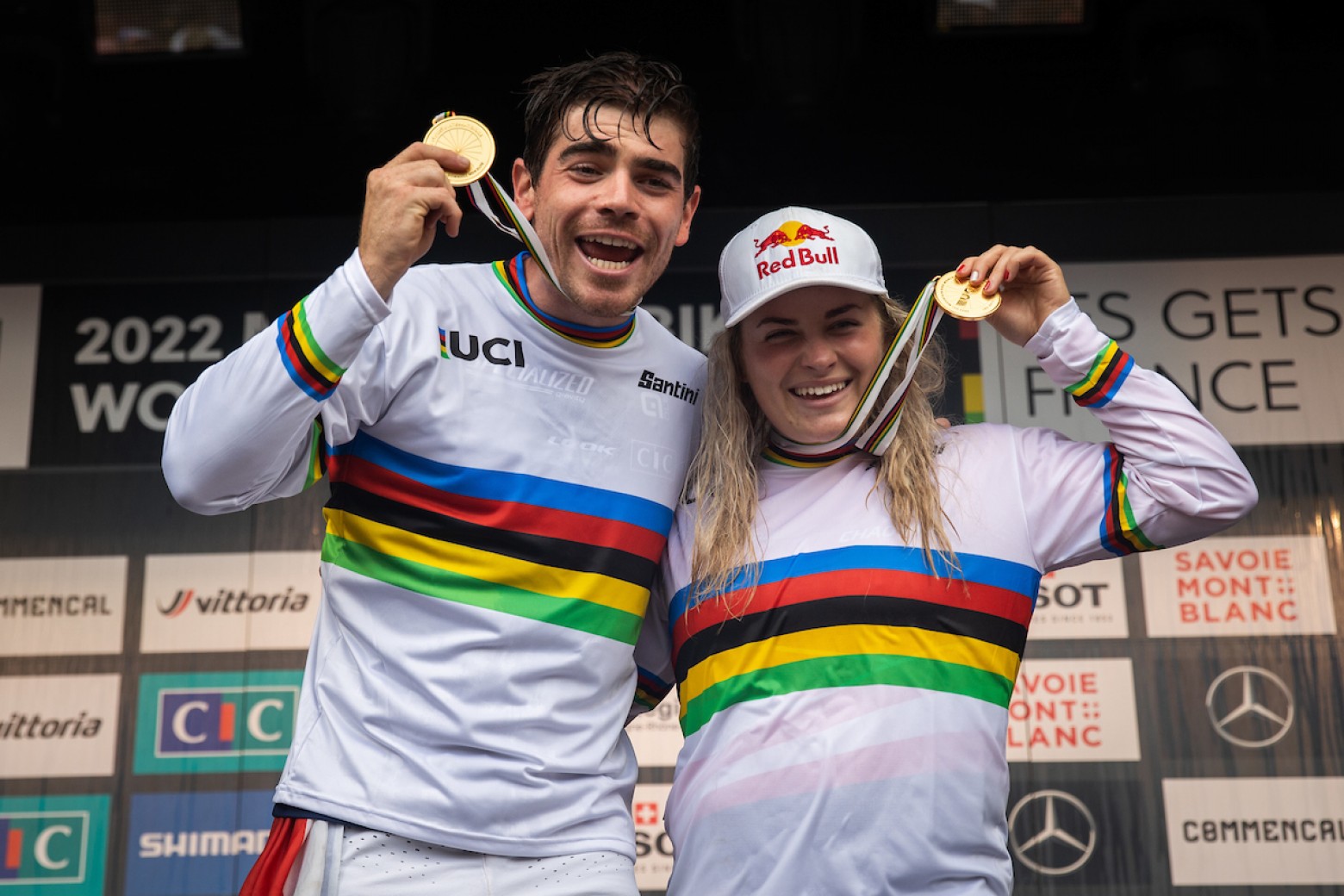 Höll y Bruni ganan el Mundial de DH 2022 ante un público completamente ...