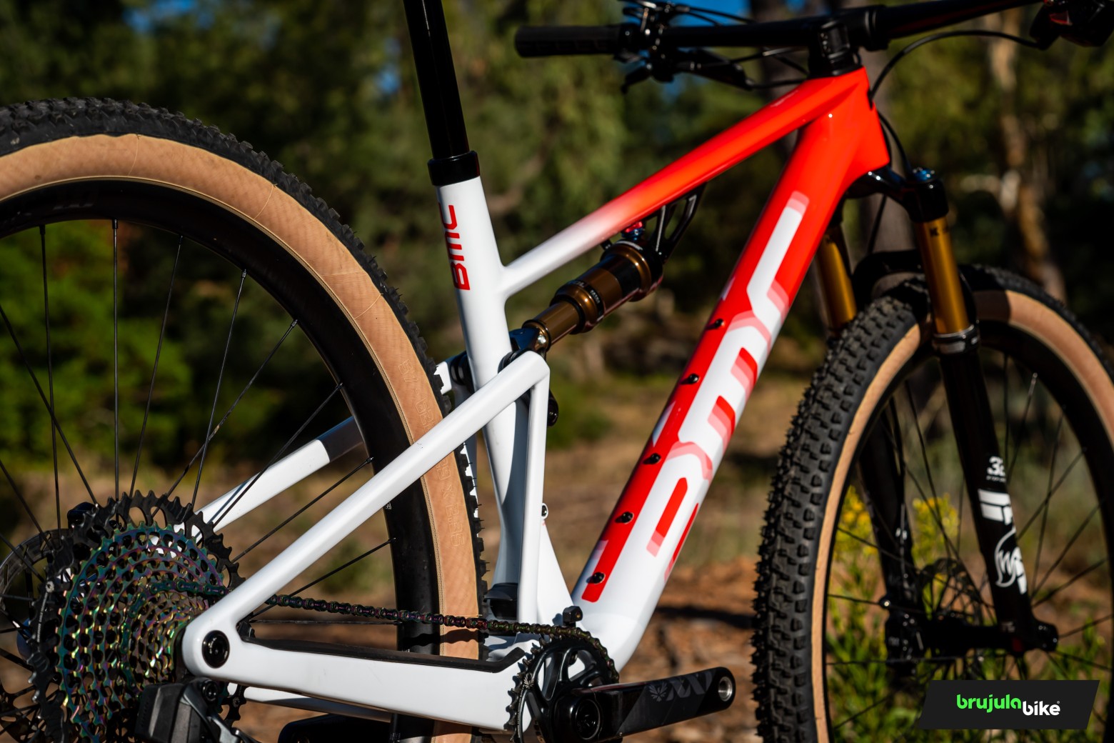 La BMC Fourstroke 2023 llega completamente renovada y con la exclusiva ...