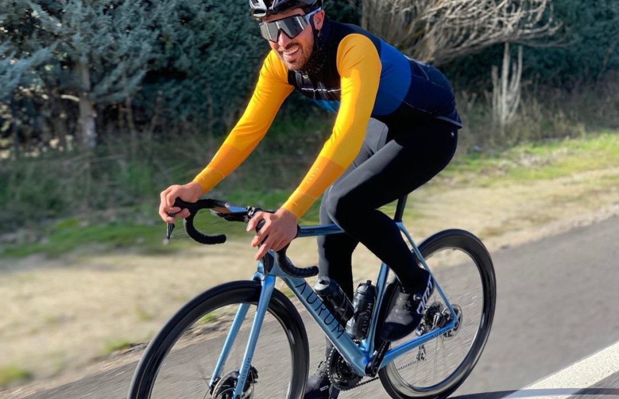 What is the exact temperature at which to wear cycling bib shorts or pants?