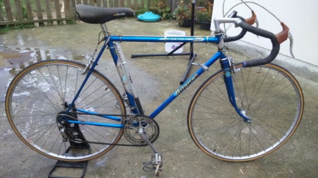 Which bicycle brand has won more Tour de France