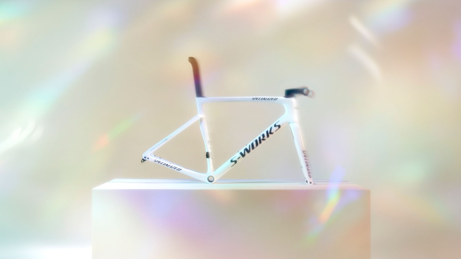 Specialized makes the Tarmac SL7 "Remco's Reign" frame available for ...