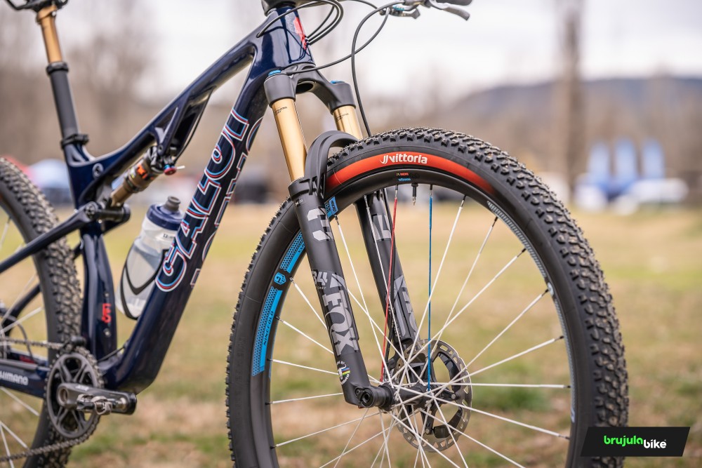 Henrique Avancini's Caloi ELITE CARBON FS for 2023