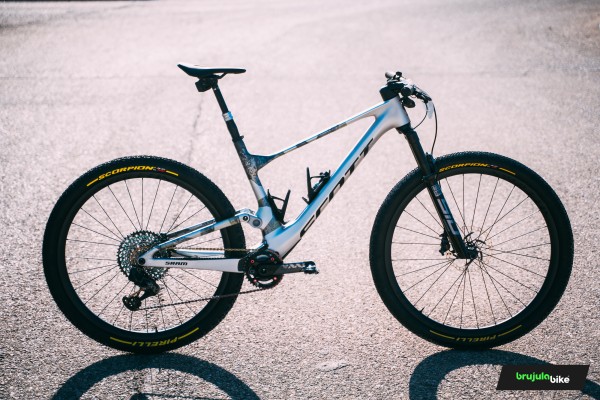 Vincenzo Nibali's 2023 SCOTT Spark in detail