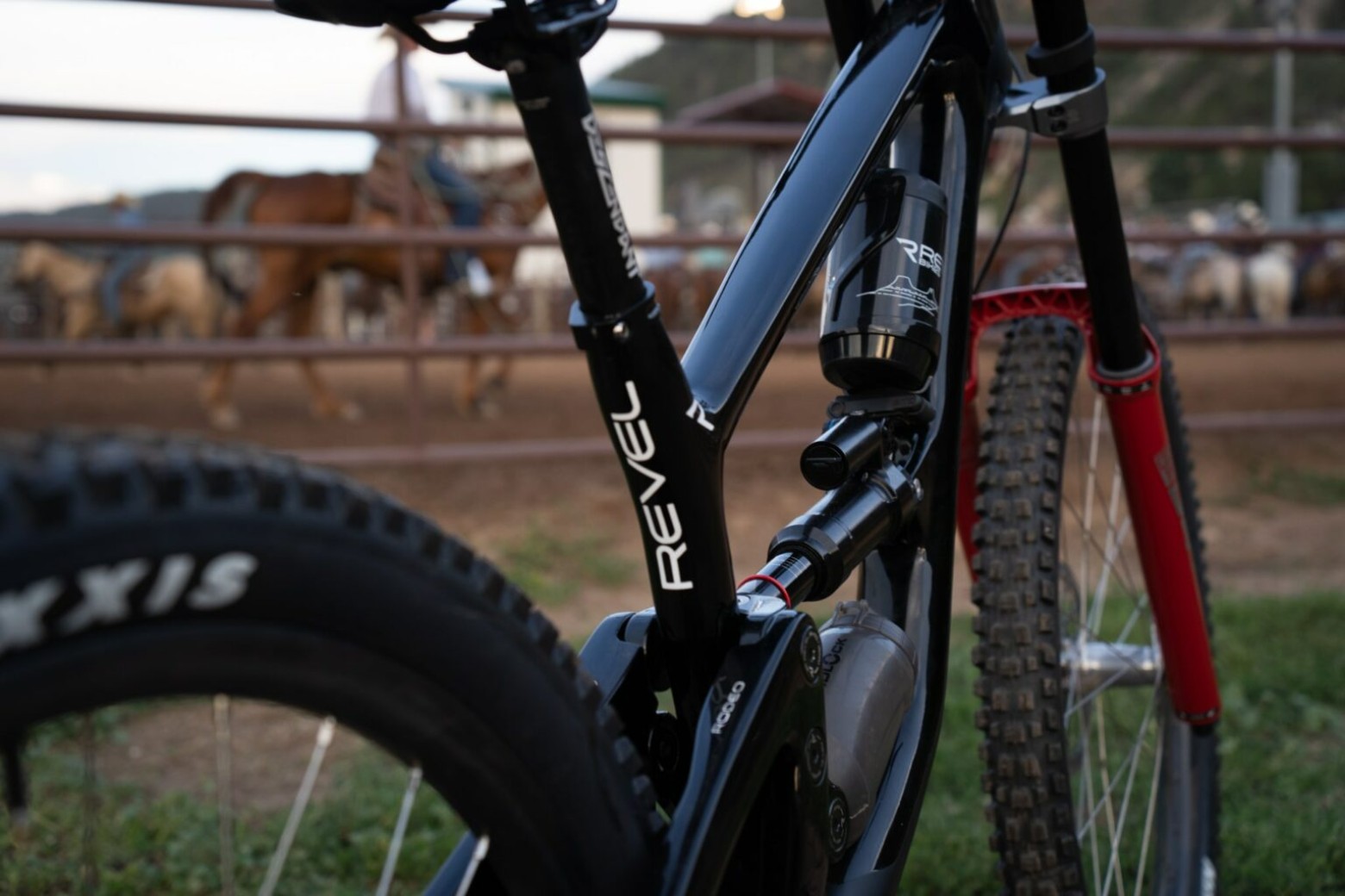 La primera MTB de DH impresa en 3D con carbono