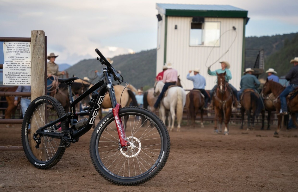 La primera MTB de DH impresa en 3D con carbono