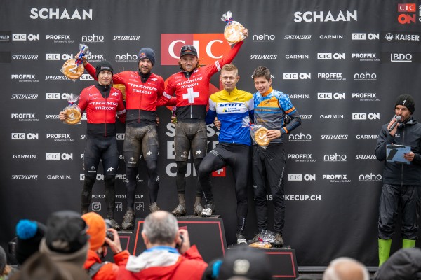 Fluckiger gana el que podría haber sido el primer duelo con Schurter ...