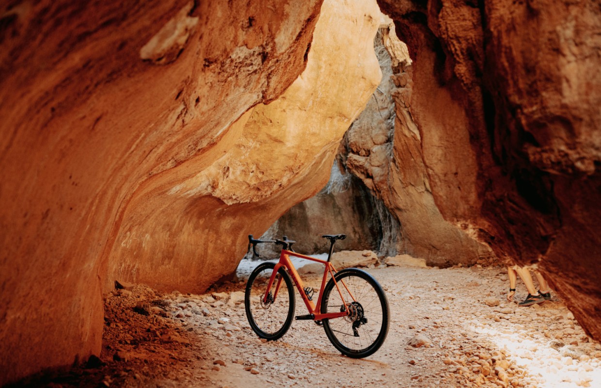 Aurum Manto, the brand's first gravel bike has arrived