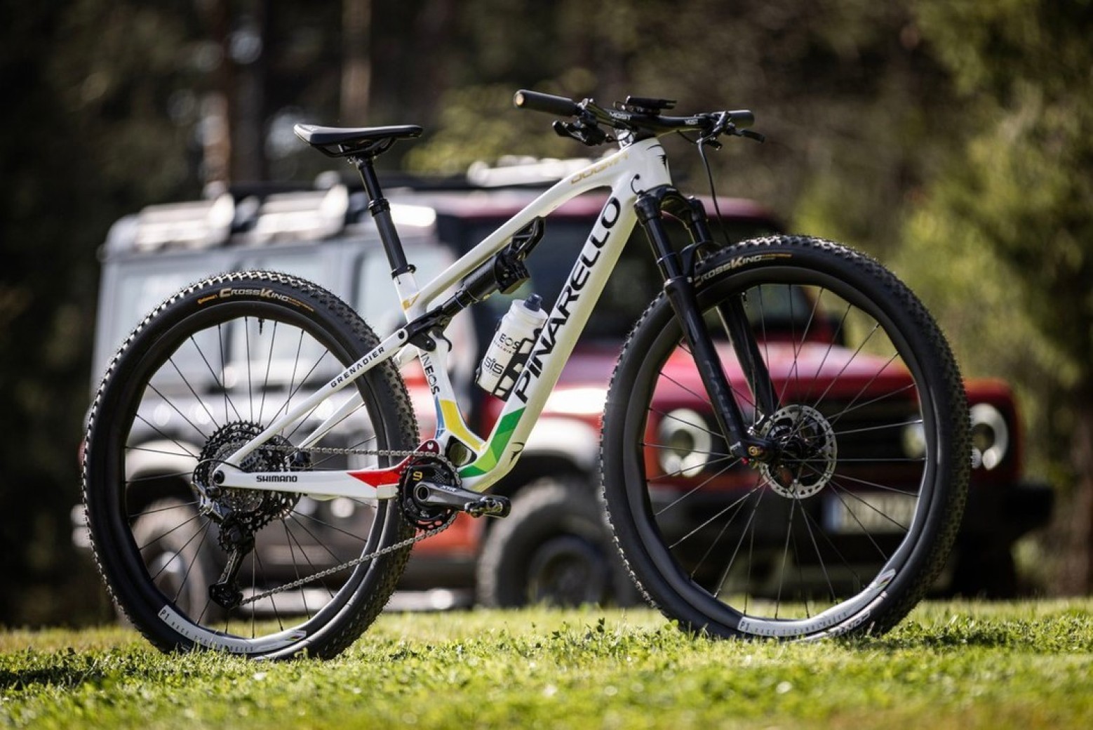 Al detalle las Pinarello Dogma XC personalizadas de Pidcock y Ferrand-Prévot para 2023