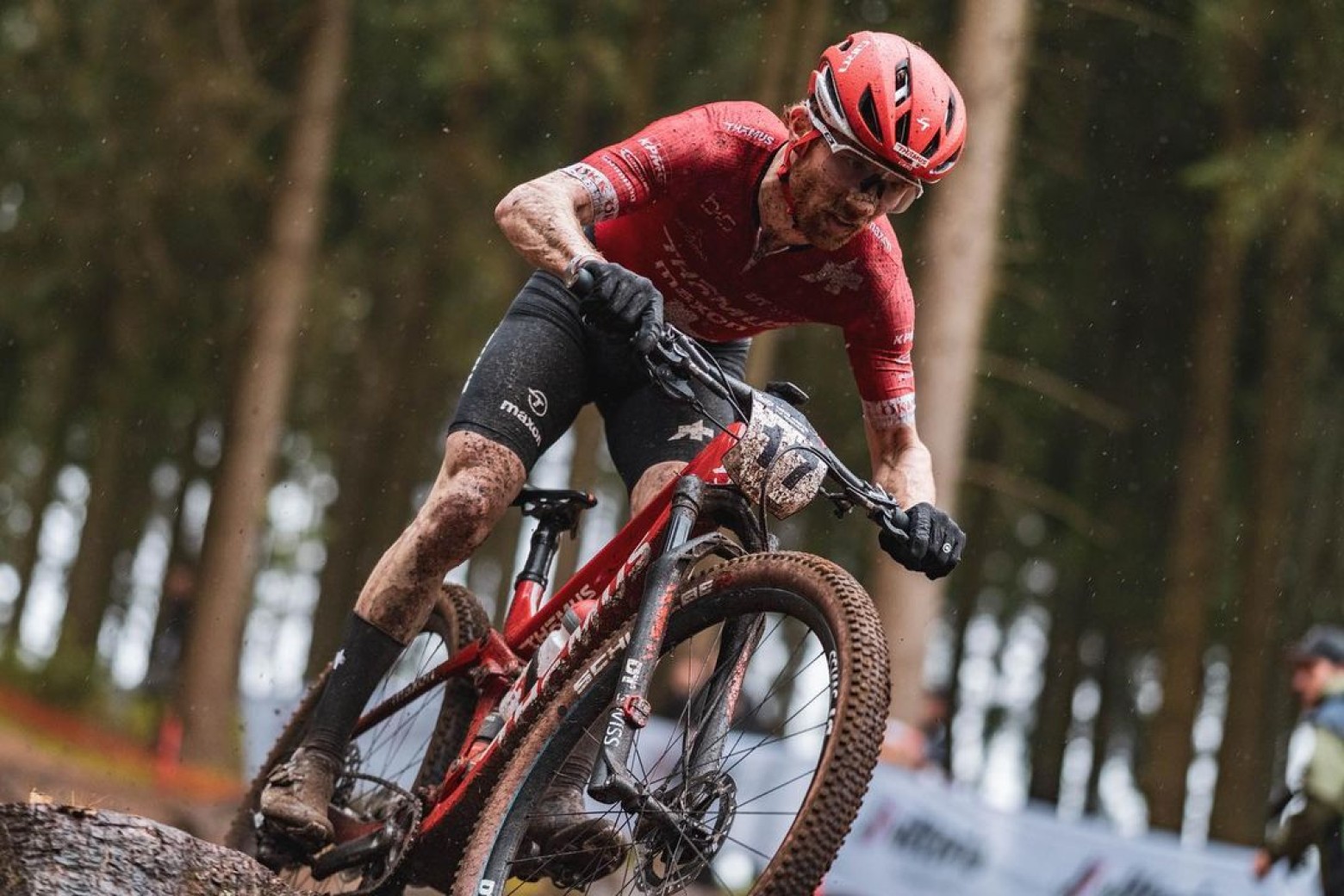 La salvada de Fluckiger en la Copa del Mundo de Nove Mesto: "Esta fue la librada más loca que he ...