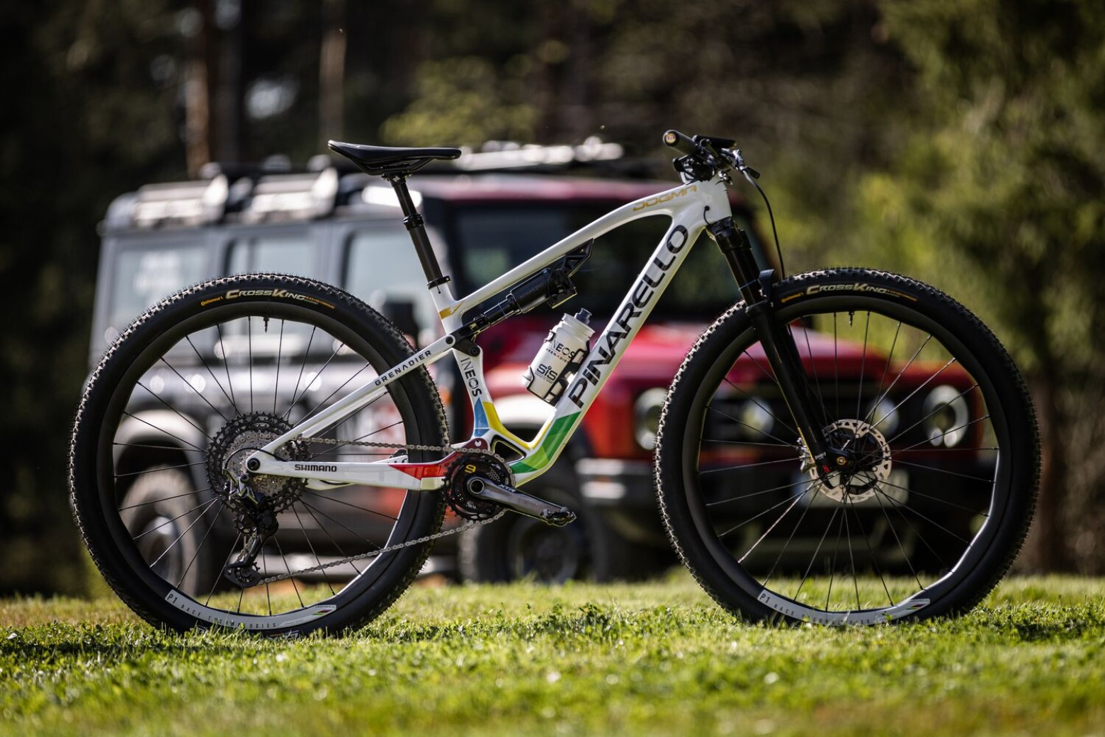 La suspensión electrónica SR Suntour TACT sale a la venta por 4.990€