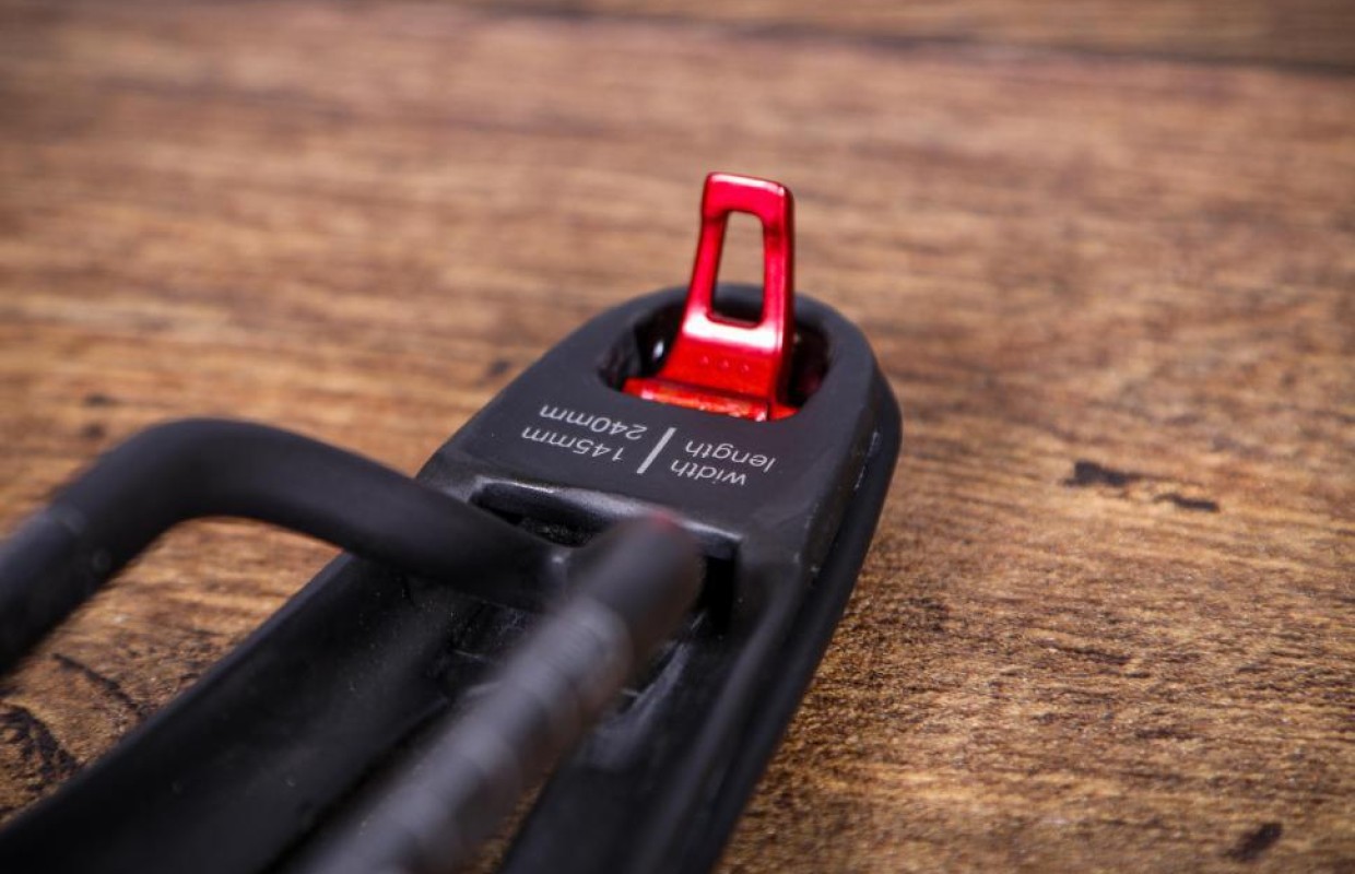 New Ere Research saddles with Confort trigger