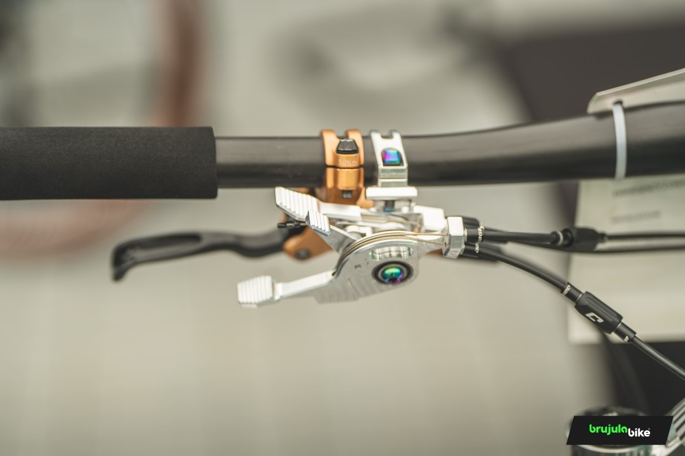 Manitou tests a new double remote lockout in Val di Sole