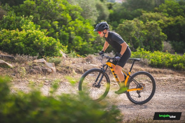 We test the Trek Procaliber 9.6: a hardtail that does not renounce to ...