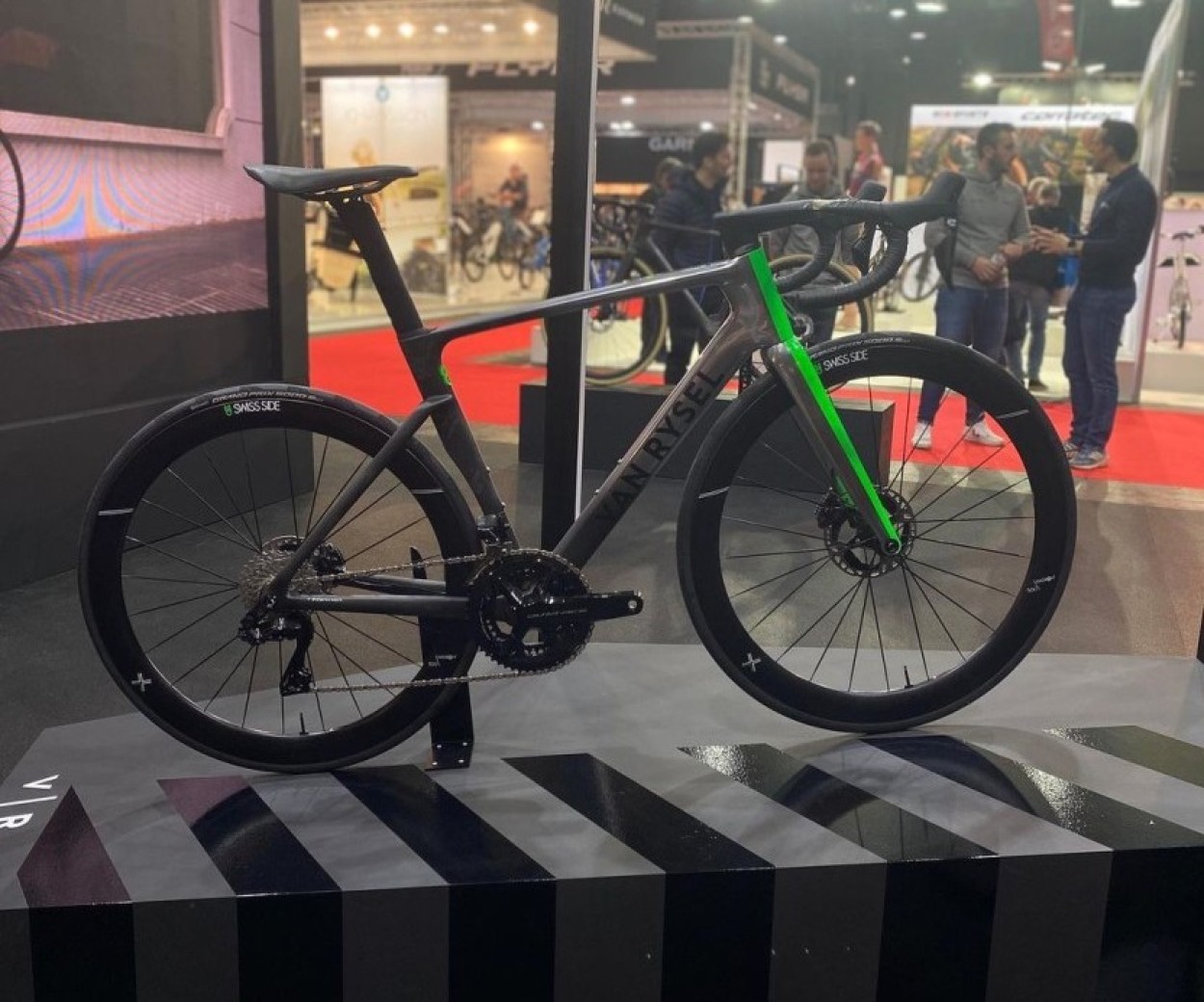 This World Tour team will have Decathlon as sponsor and Van Rysel bikes ...