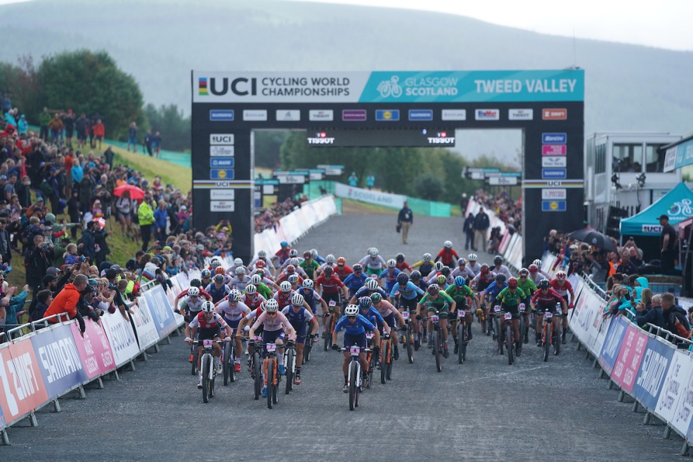 Unbeatable! Pauline Ferrand-Prevot wins the XCO World Championship 2023