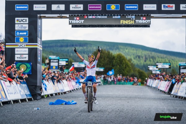 Tom Pidcock wins an exciting XCO 2023 World Championship