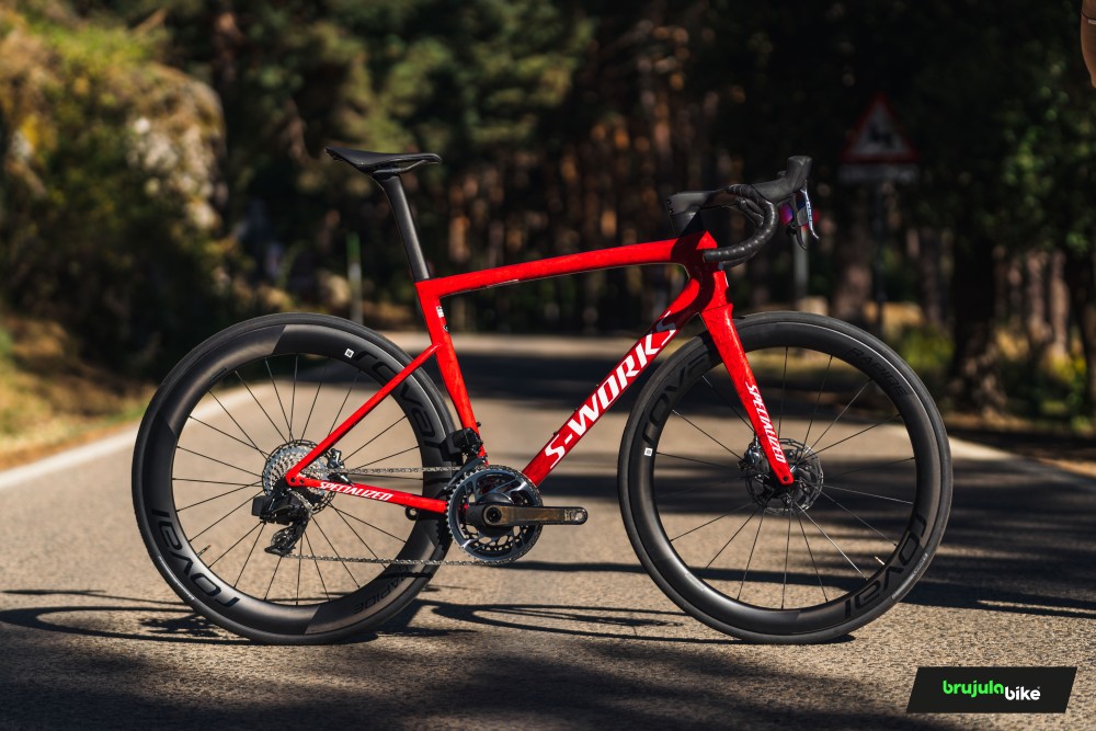 We test the new Specialized Tarmac SL8: back to a forgotten lightness ...
