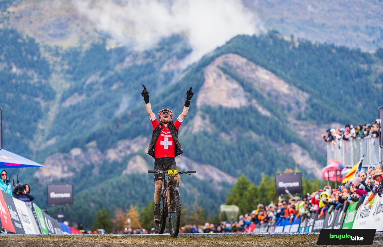 Mathias Fluckiger vuelve a lo más alto ganado la Copa del Mundo XCO de Andorra 2023