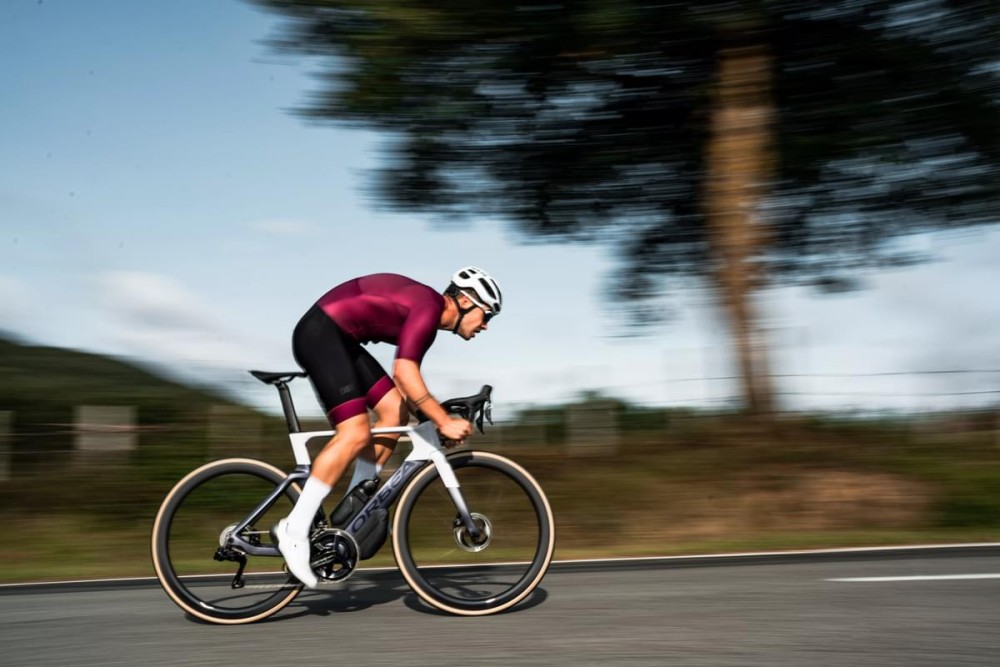 The Orbea Orca Aero 2024 debuts new colors, a higher level of ...