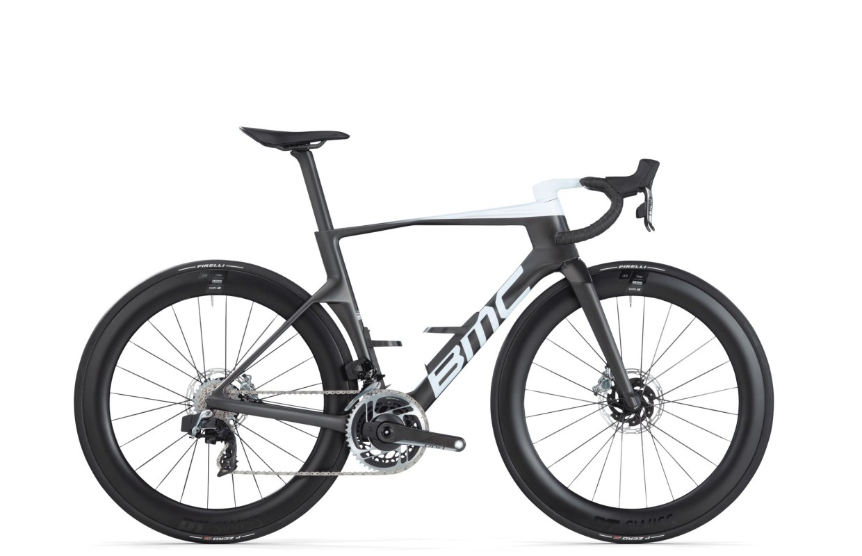 Nace la Teammachine R de la colaboración entre BMC y Red Bull