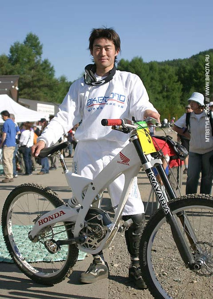 Honda sorprende con una e-MTB inspirada en su mítica RN01